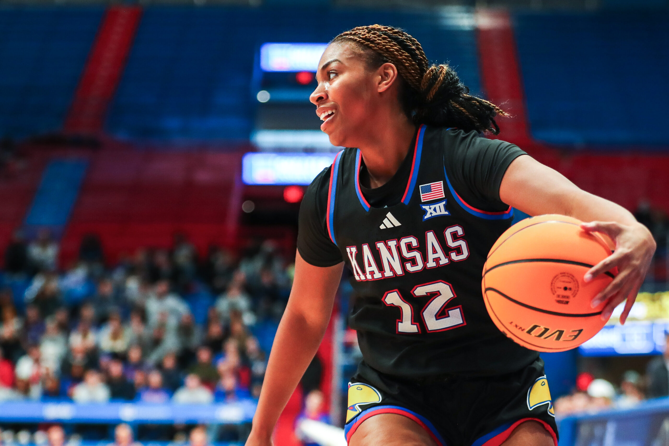First-half struggles continue as Jayhawks’ 5-point first quarter leads ...